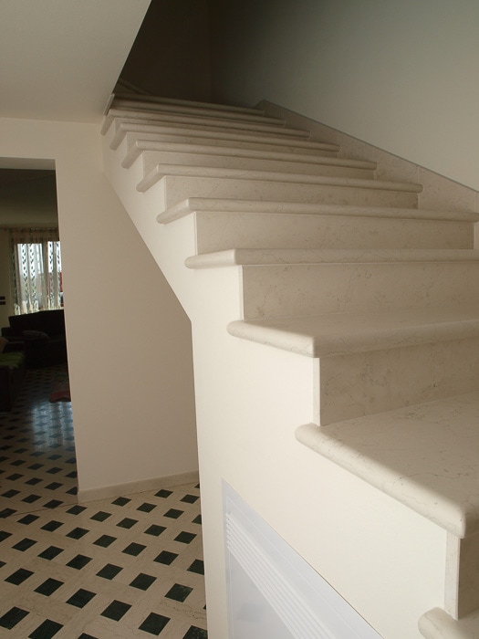 Scale: Scala in Biancone Asiago con bordo a toro e finitura patinata ...